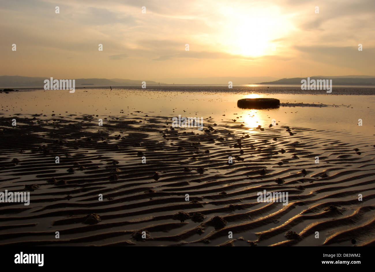 Beach at Craigendoran on the Firth of Clyde, Scotland Stock Photo - Alamy