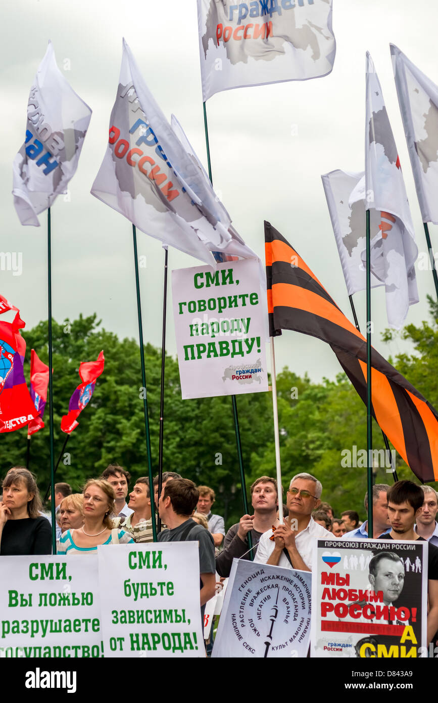 Media tell the truth hi-res stock photography and images - Alamy