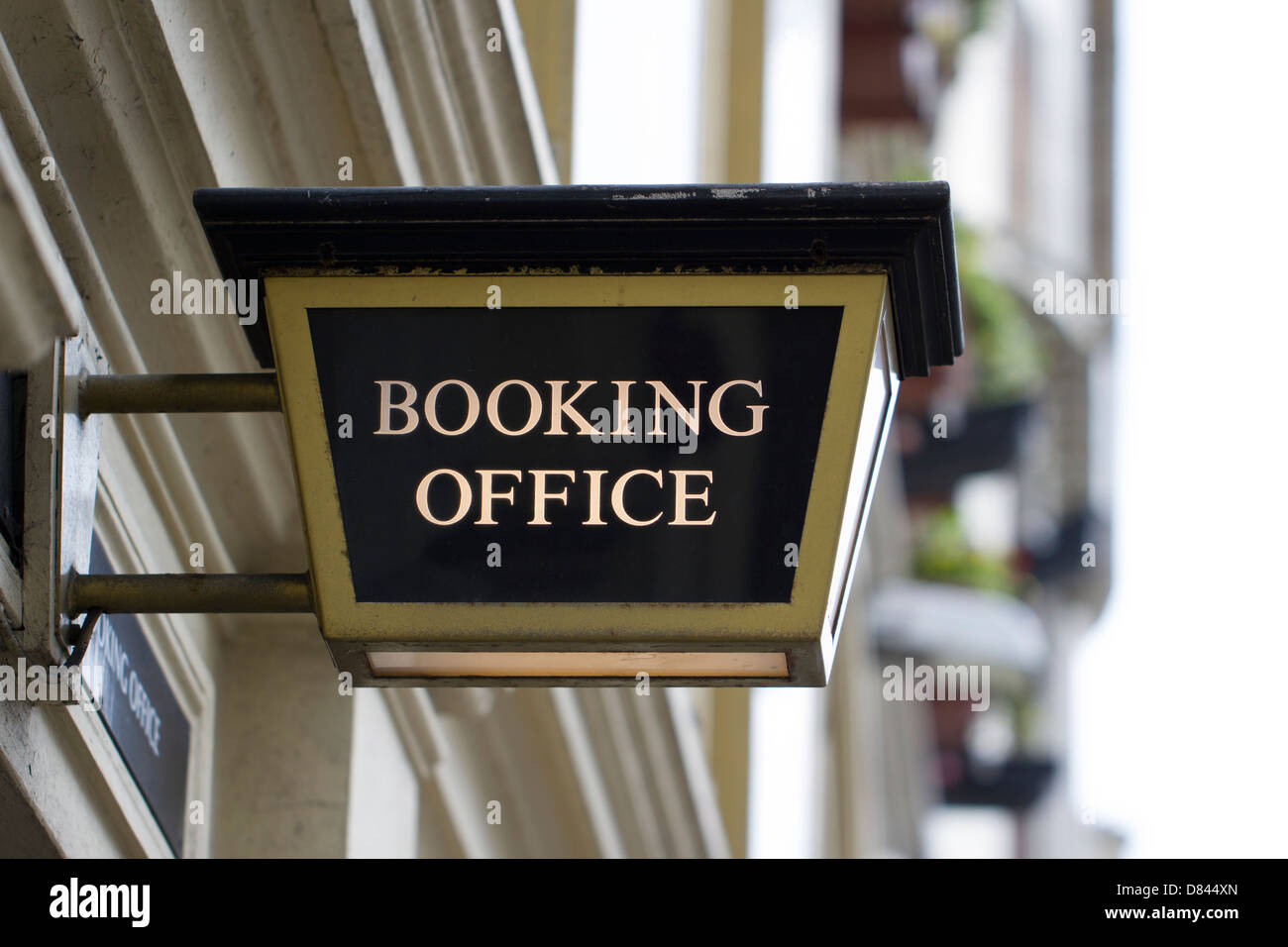 Booking office hi-res stock photography and images - Alamy