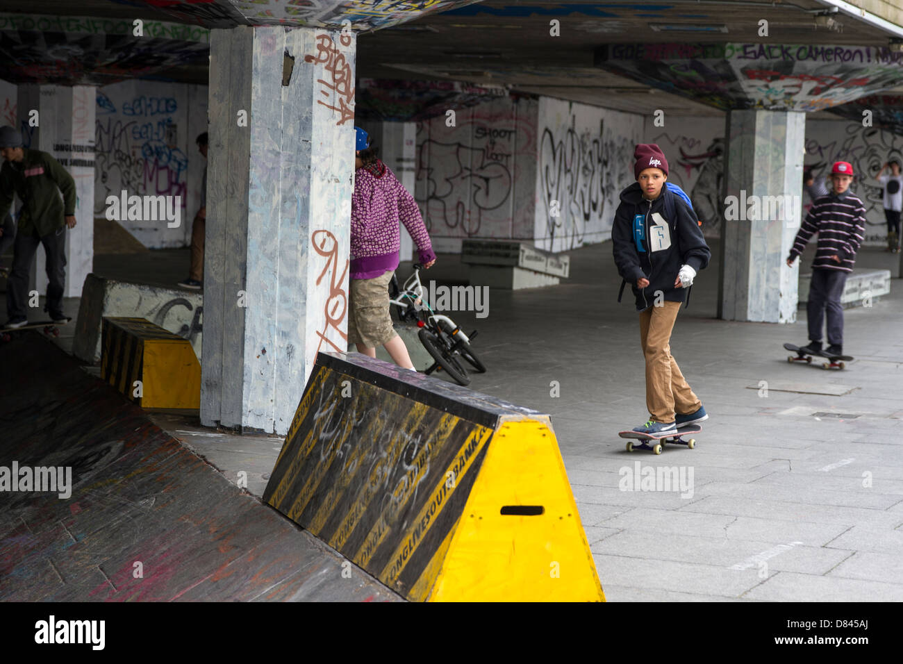 Riding a skateboard Stock Photo - Alamy