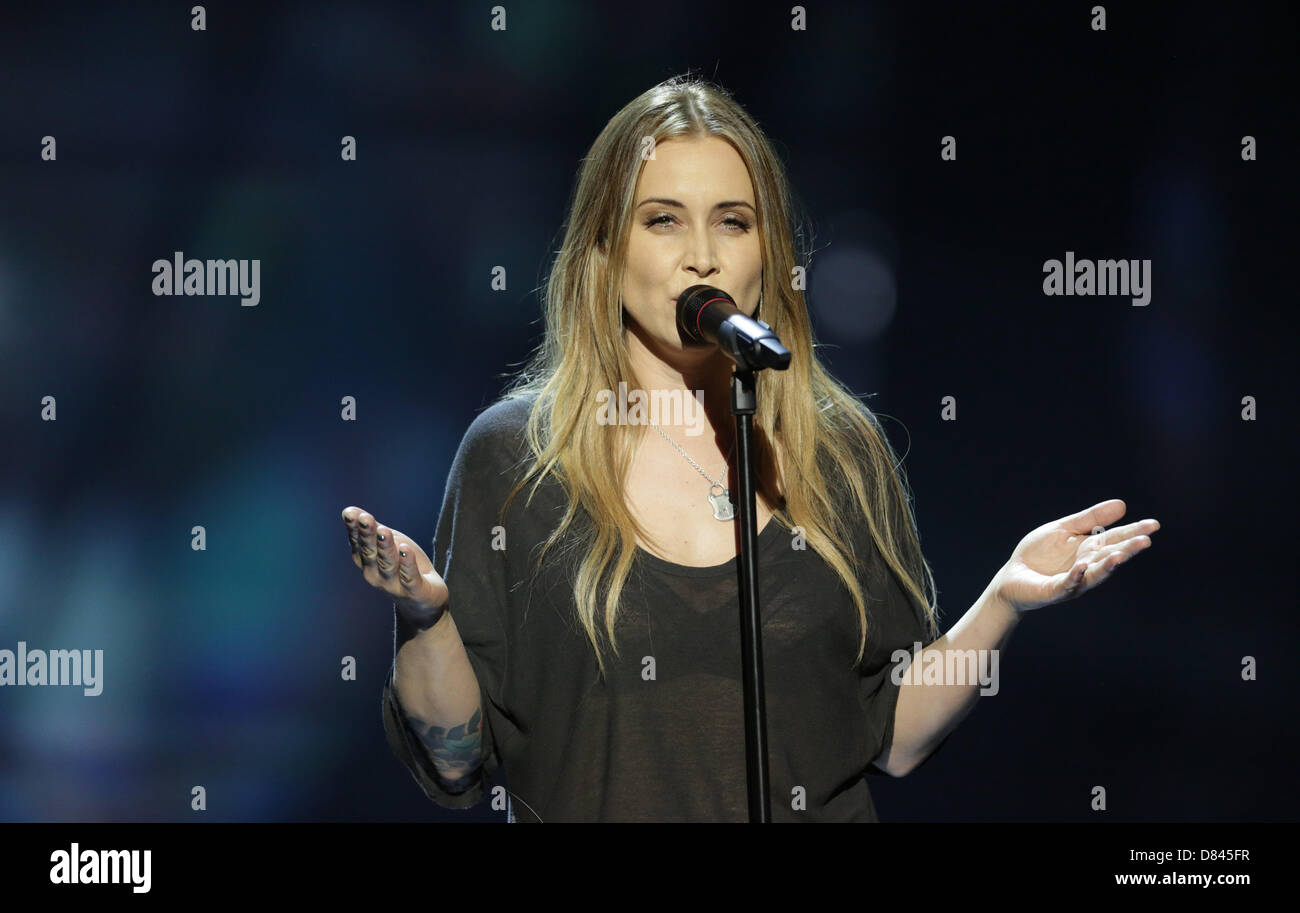 Singer Anouk representing the Netherlands performing during the Grand ...