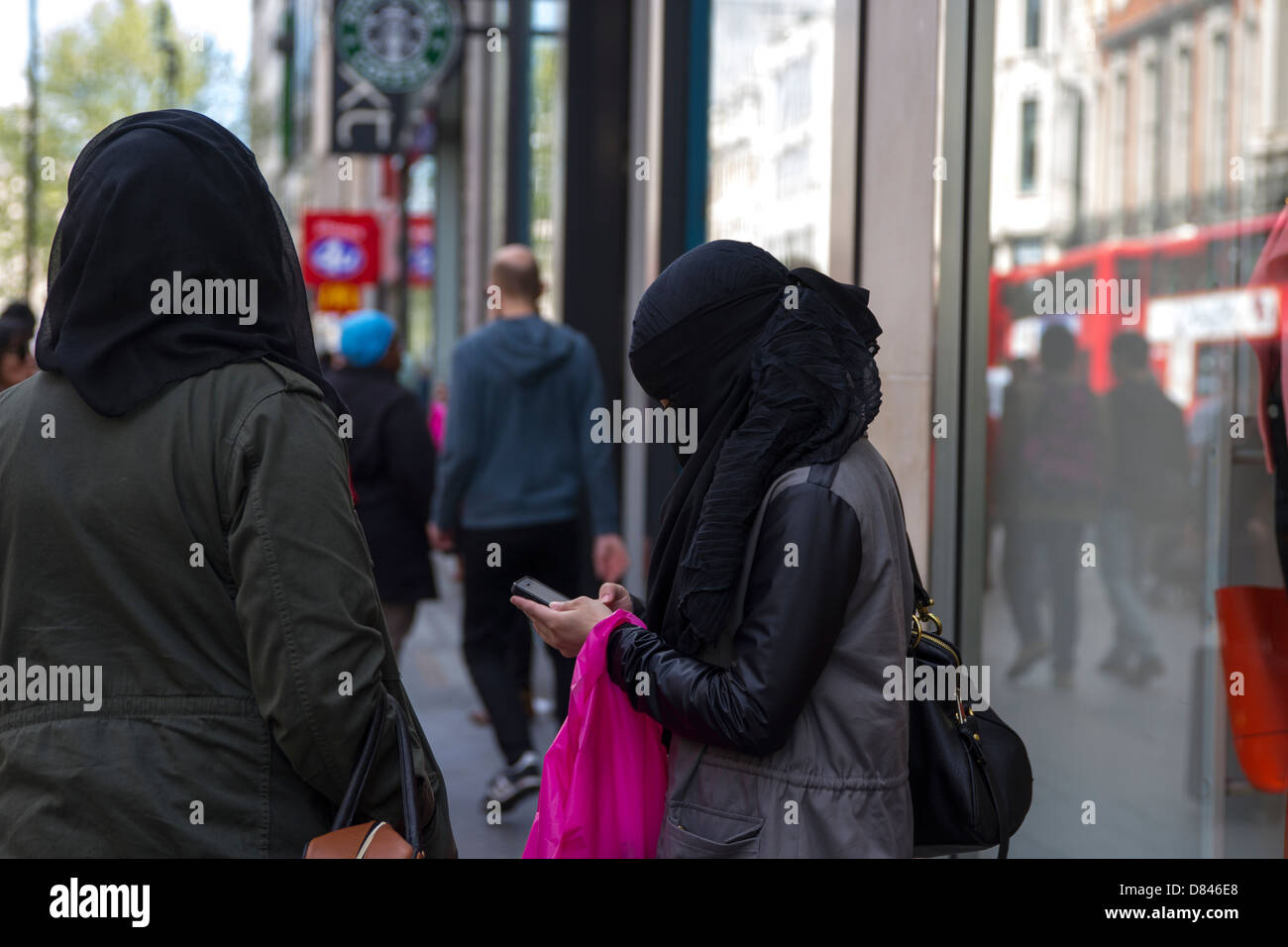 Muslim woman wearing Burqa/Burkha veil Stock Photo - Alamy