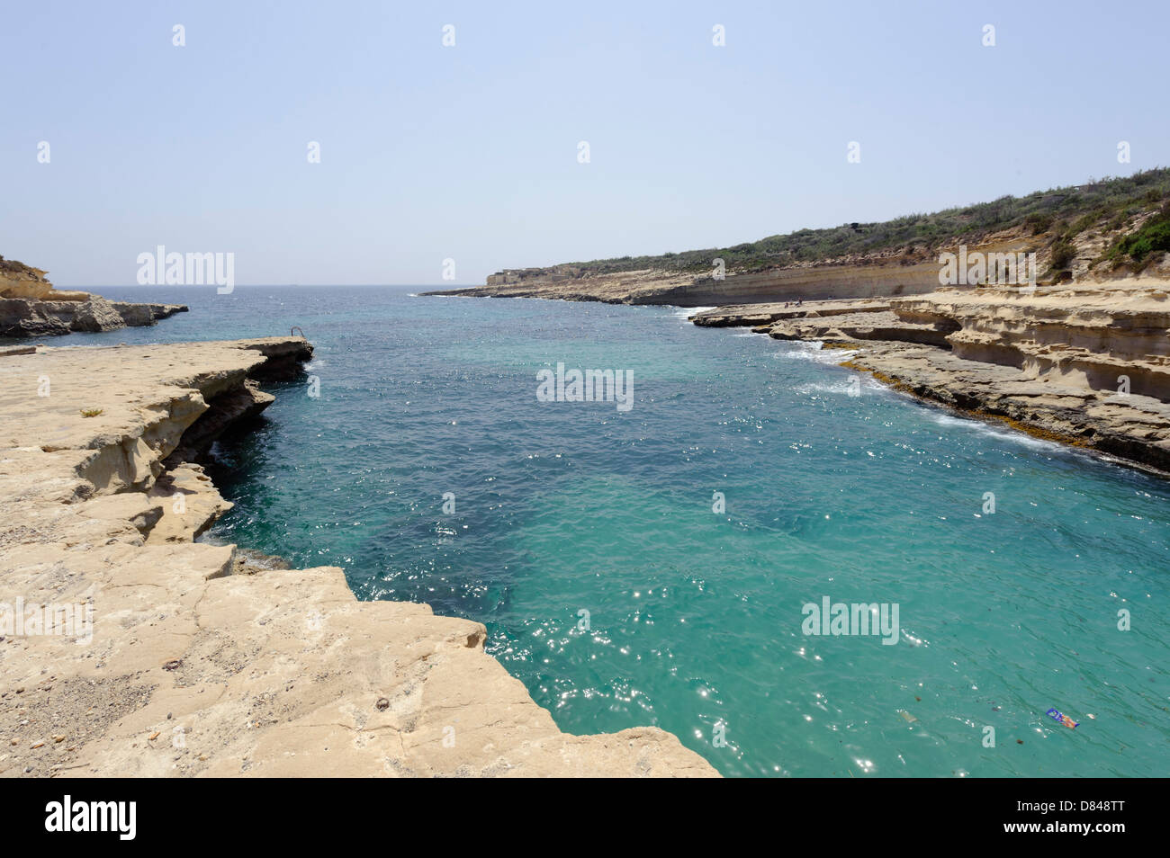 Il quala bay atr delimara halbinsel hi-res stock photography and images ...