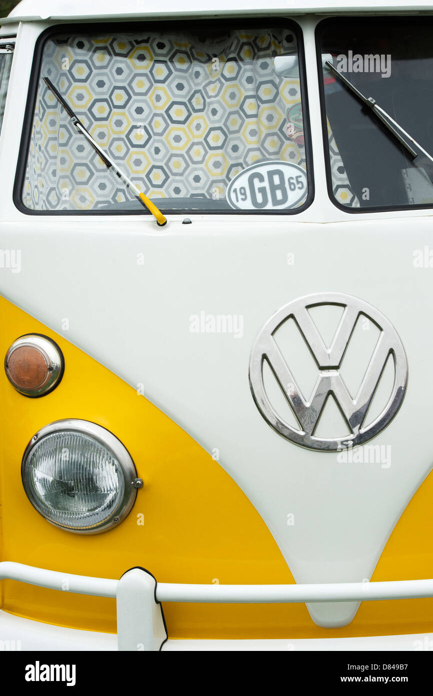 1965 VW Split Screen Volkswagen camper van Stock Photo - Alamy
