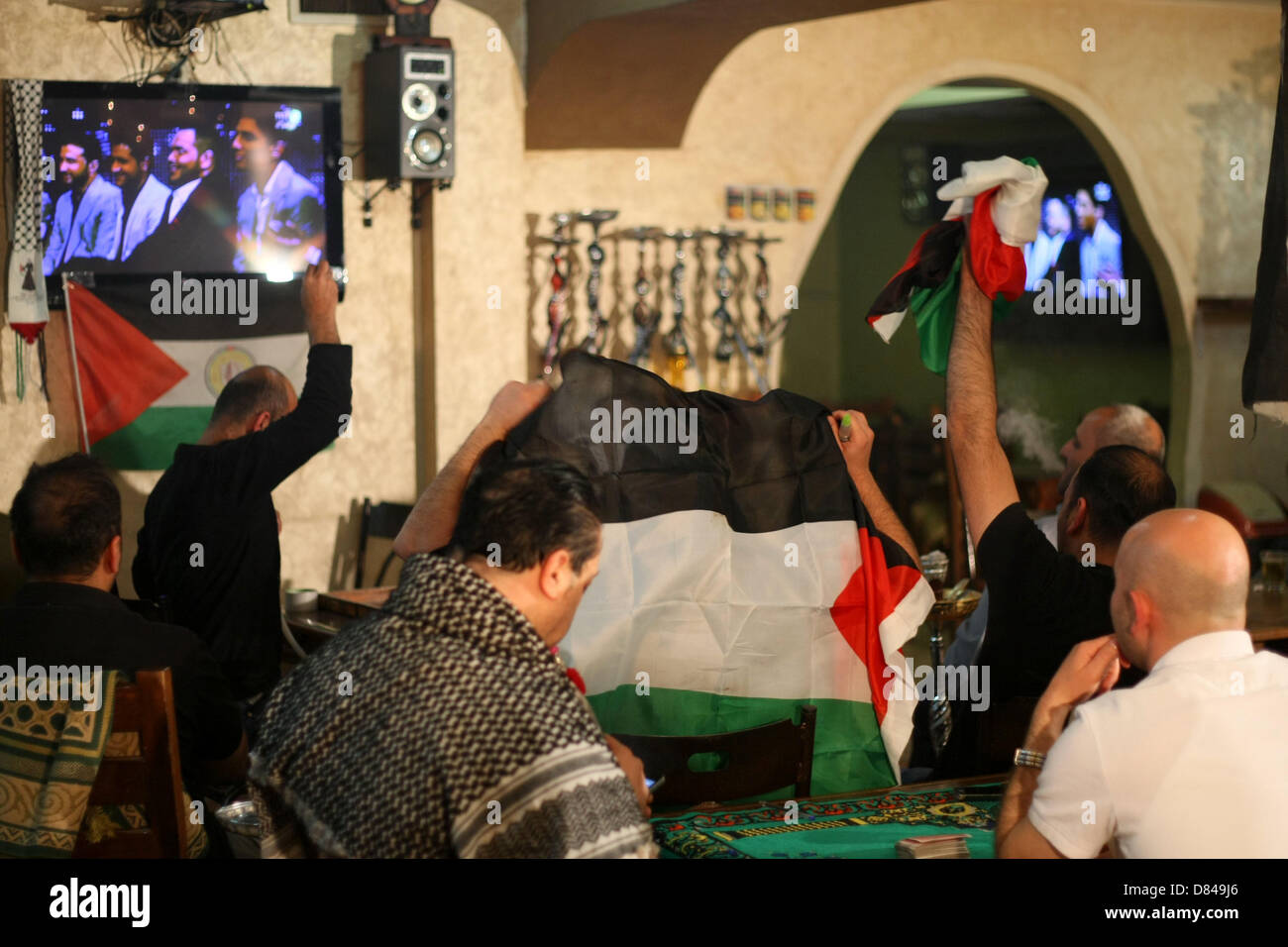 Hebron, West Bank, Palestinian Territory. 18th May, 2013. Fans of ...
