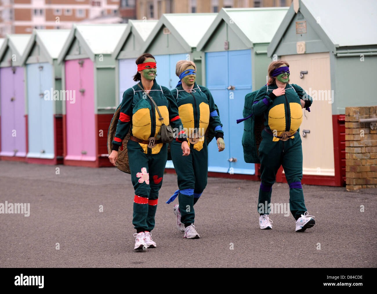 Hove, Sussex UK. 19th May 2013. Hundreds of people including children ...