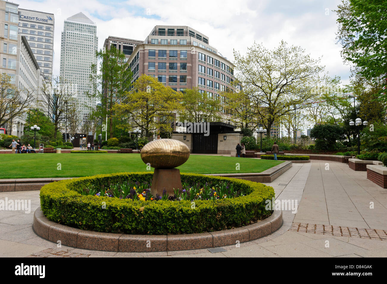 Westferry Circus garden with Sasso Cosmico sculpture by Vassilakis ...