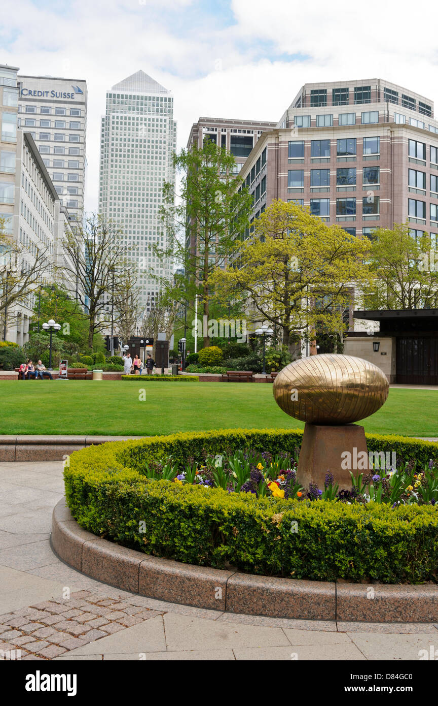 Westferry Circus garden with Sasso Cosmico sculpture by Vassilakis ...