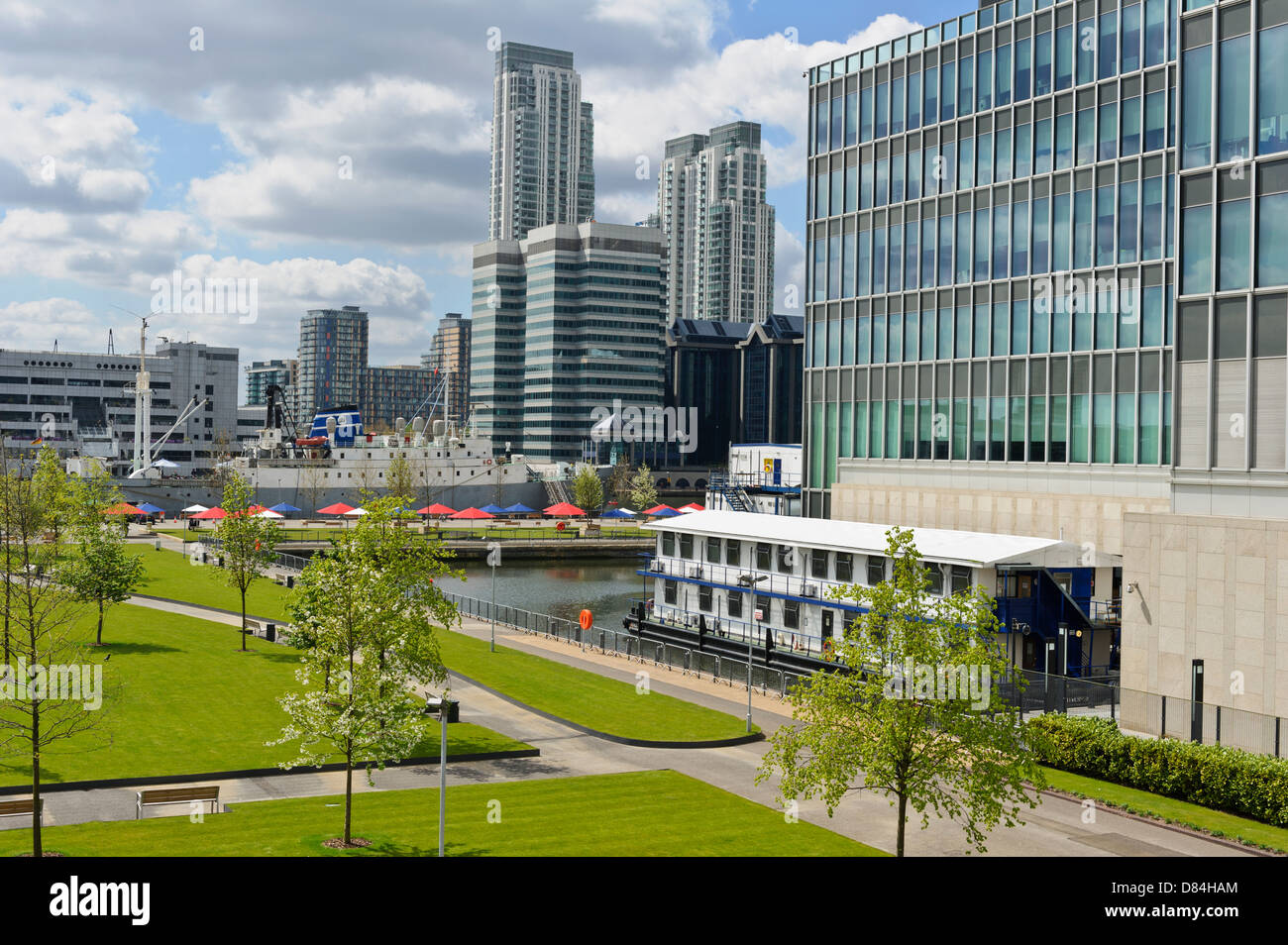 Wood Wharf with skyscrapers in distance, Canary Wharf, London, England ...