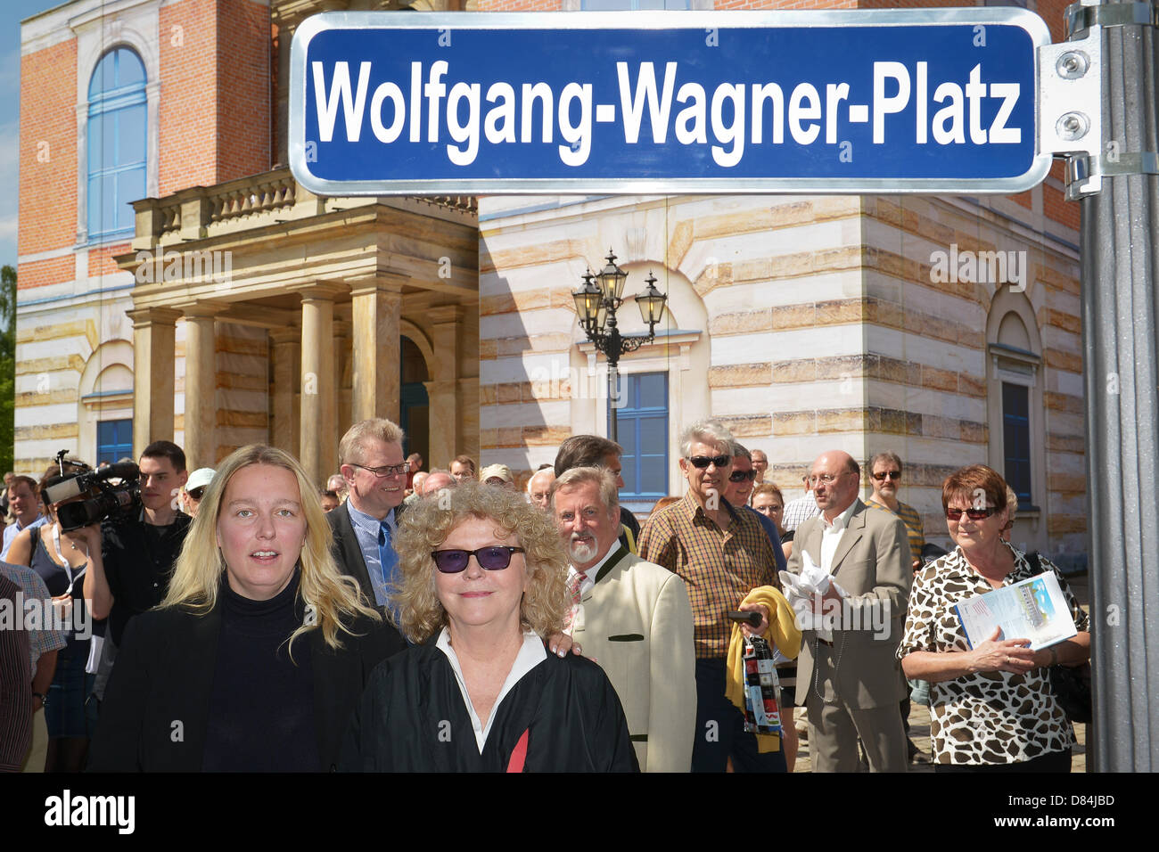 Festival managers Katharina Wagner (L) and Eva-Wagner-Pasquier pose in ...