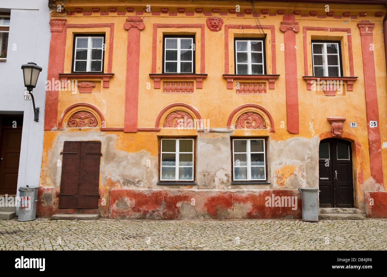 Ghetto house hi-res stock photography and images - Alamy