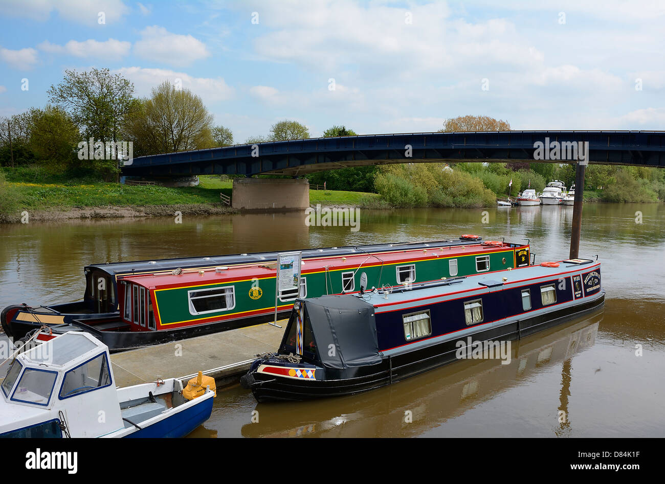 RIVER TRAFFIC ON THE RIVER SEVERN AT UPTON - ON - SEVERN IN ...