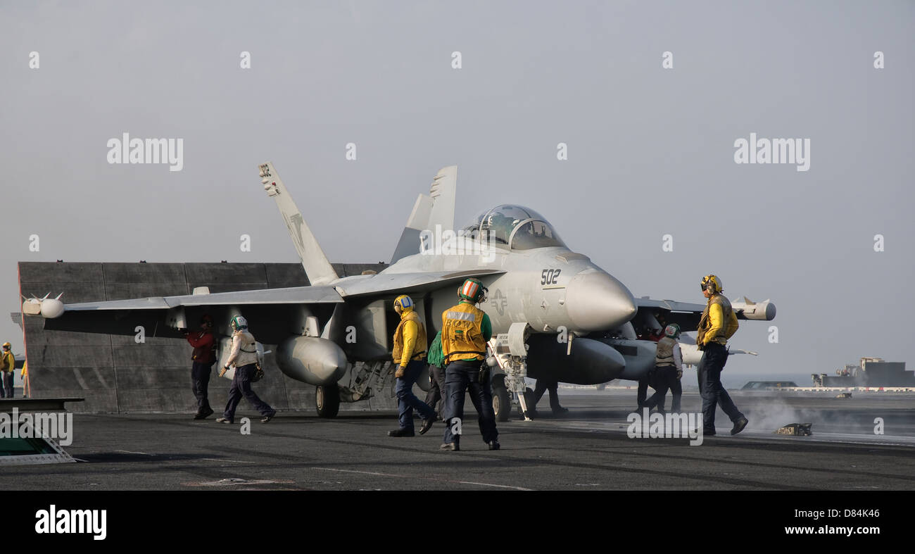 Aircraft carrier runway catapult hi-res stock photography and images ...