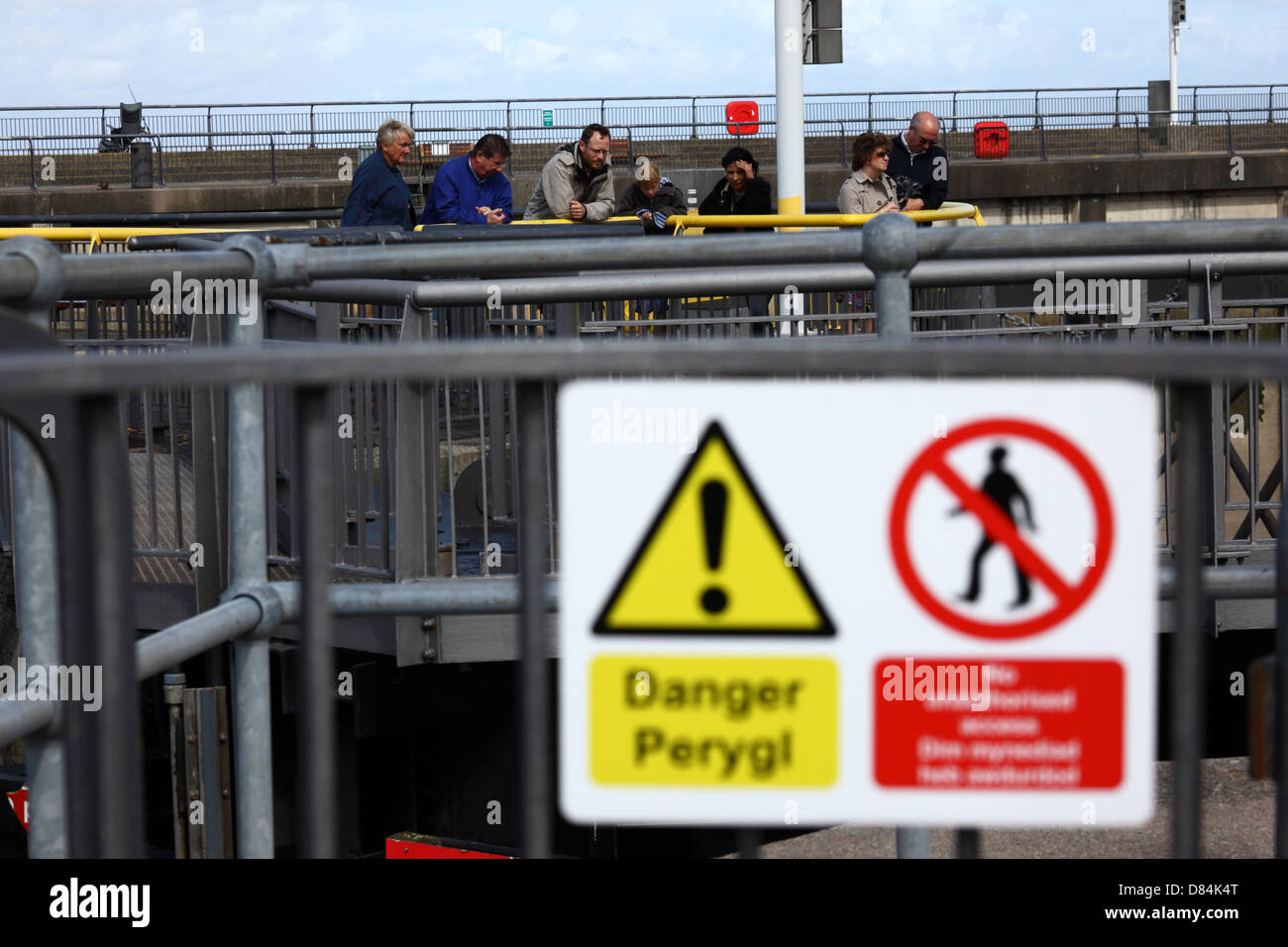 Welsh danger sign hi-res stock photography and images - Alamy