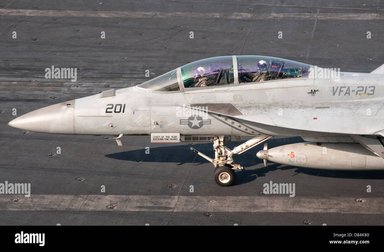 F 18 military fighter aircraft cockpit hi-res stock photography and ...