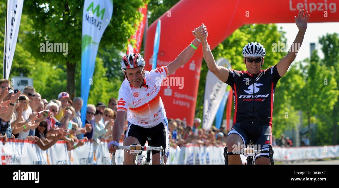 Olympic cycling winner Olaf Ludwig (L) and GDR cycling legend Wolfgang ...