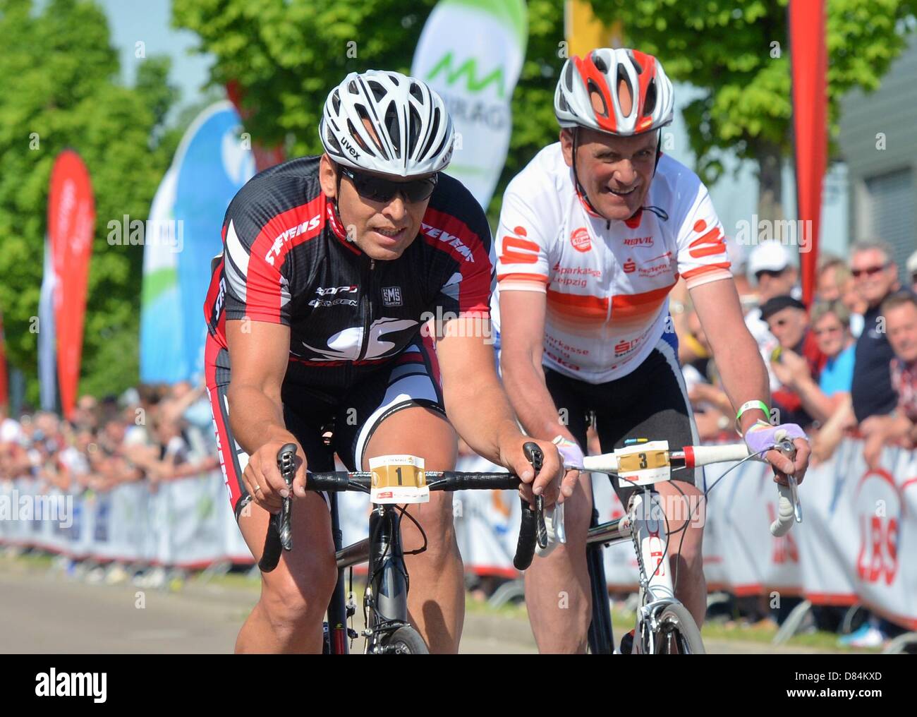 Olympic cycling winner Olaf Ludwig (L) and GDR cycling legend Wolfgang ...