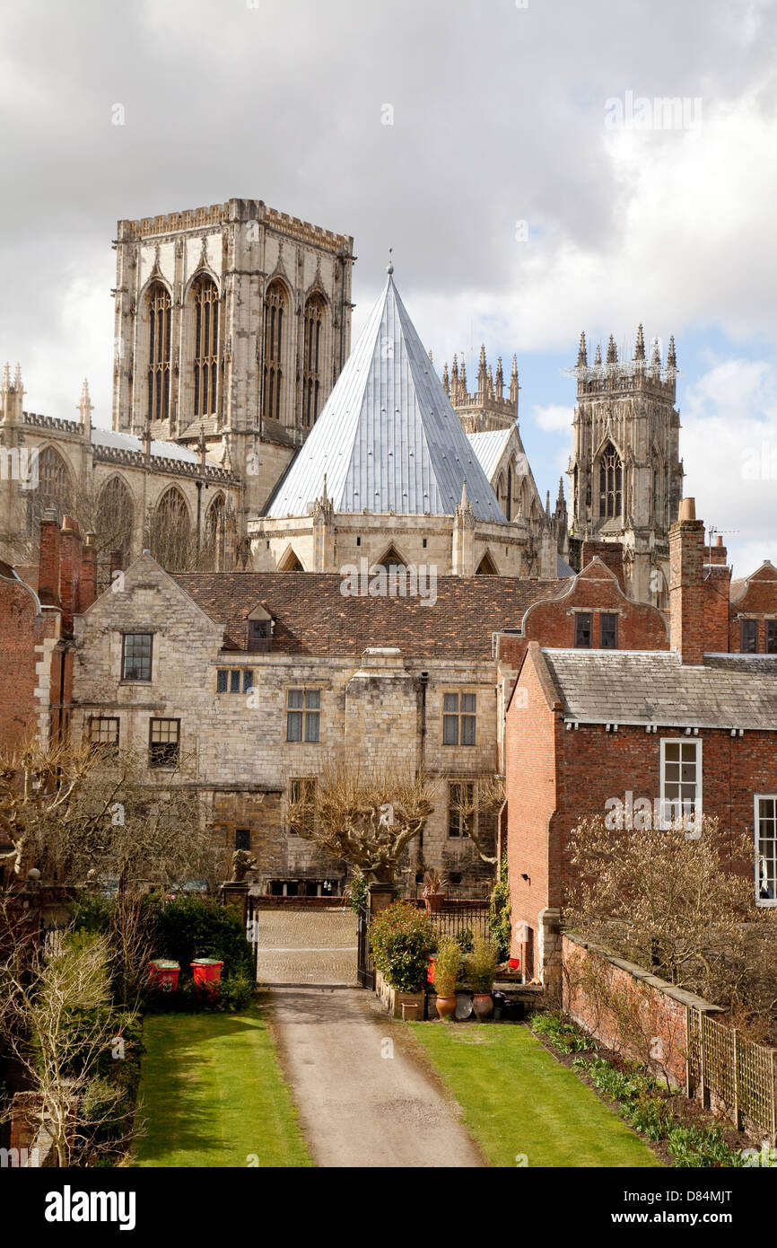 York minster gardens hi-res stock photography and images - Alamy