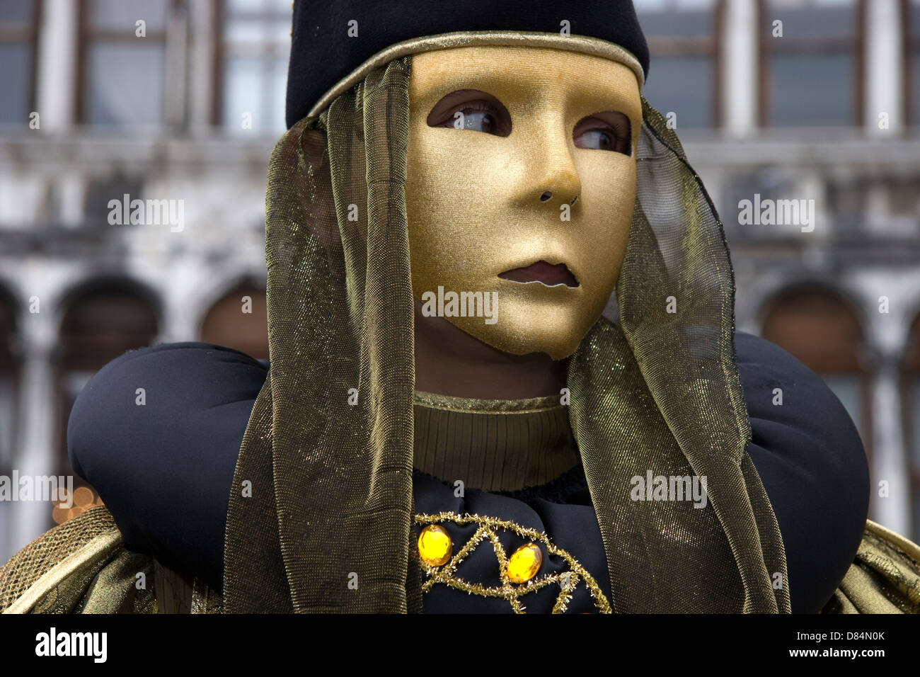 Woman in Venice carnival mask, Italy Stock Photo - Alamy