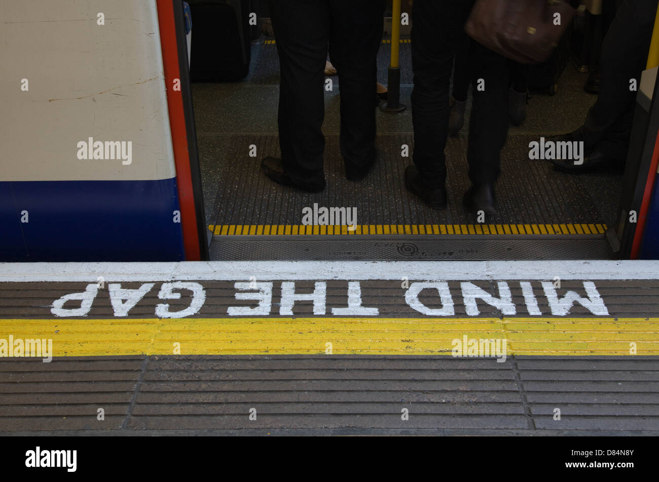Mind the Gap sign on London Underground platform Stock Photo - Alamy