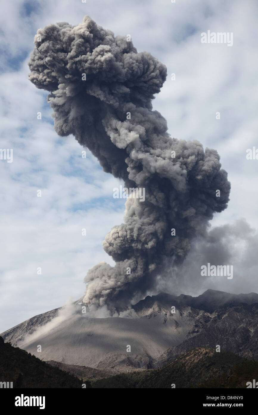February 25, 2013 - Explosive eruption of Sakurajima volcano, Japan ...