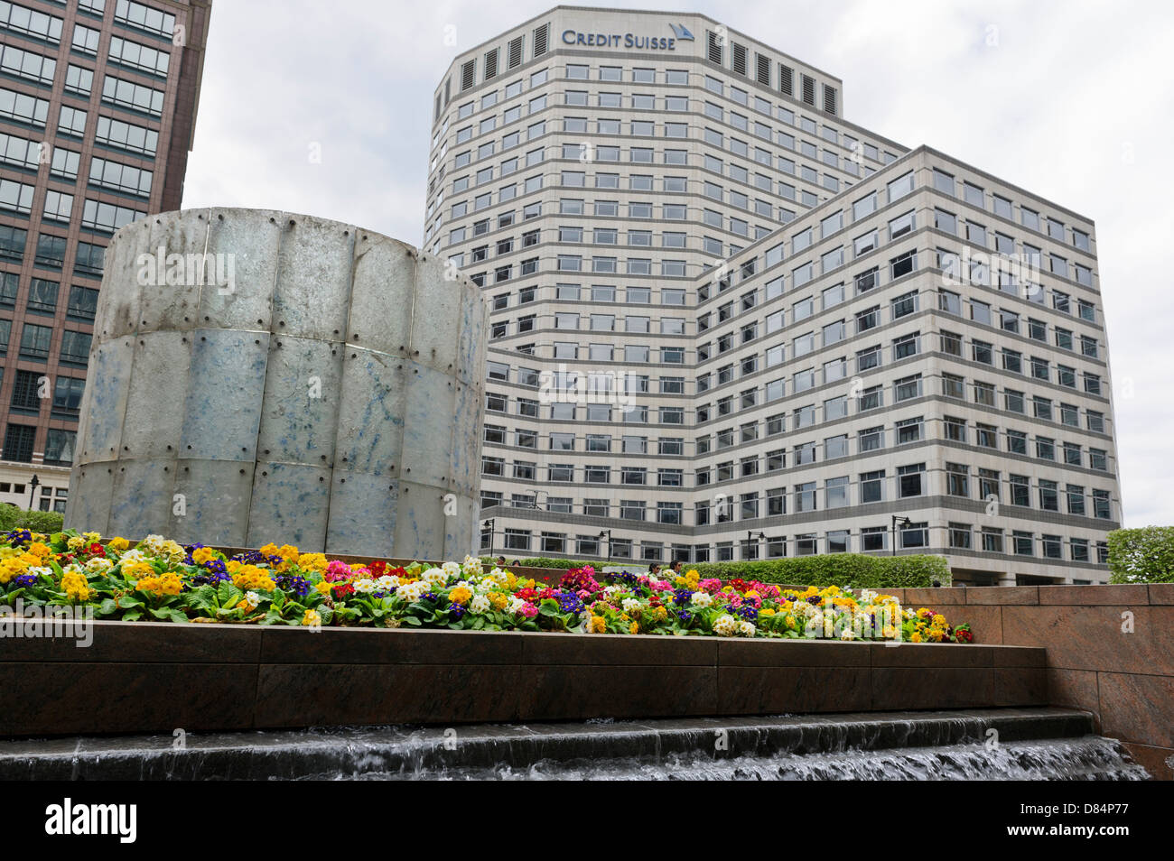 Canary wharf credit suisse hi-res stock photography and images - Alamy