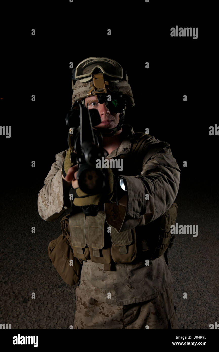 Portrait of a U.S. Marine wearing night vision device Stock Photo - Alamy