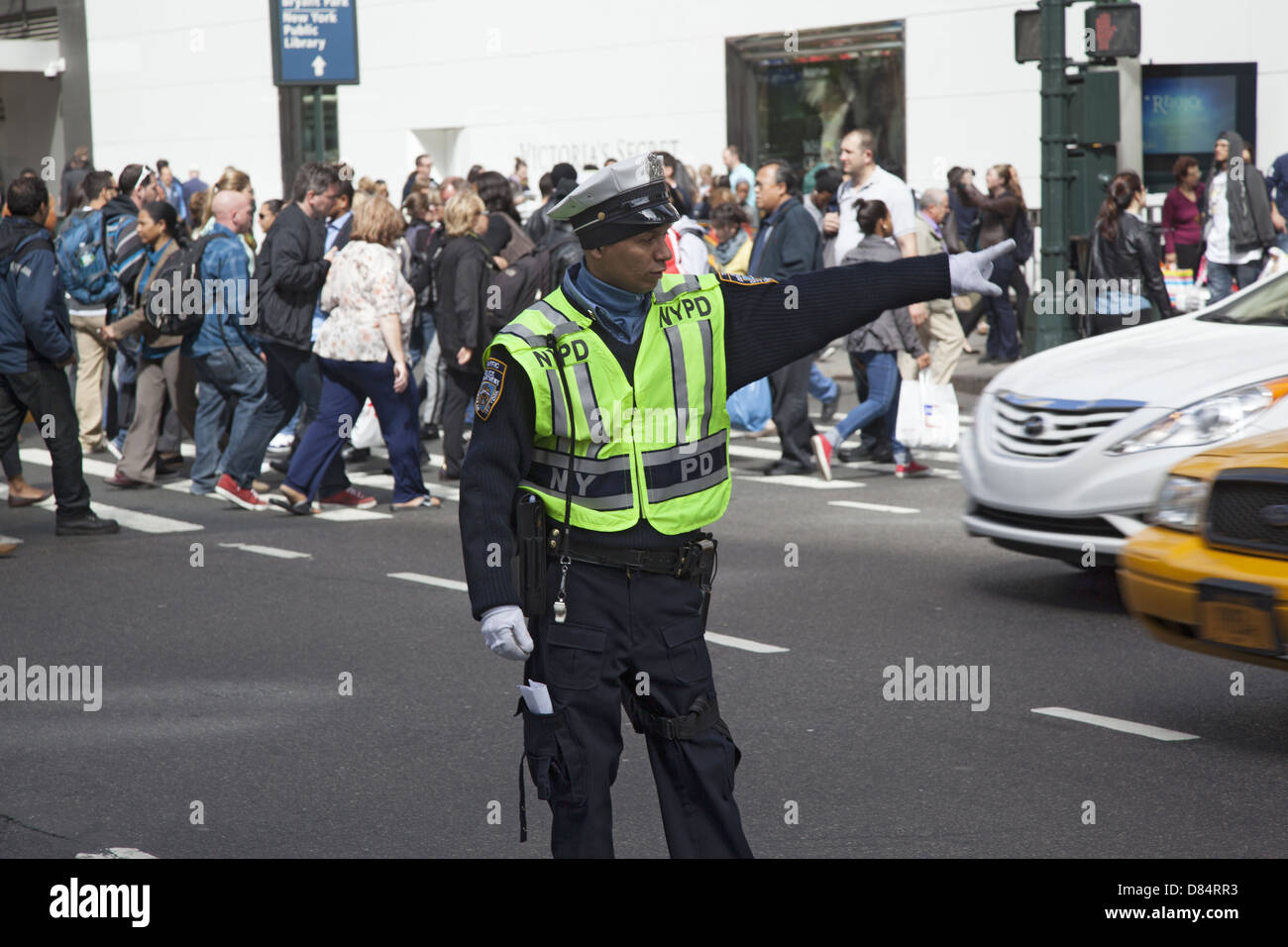Policeman directing traffic hi-res stock photography and images - Alamy