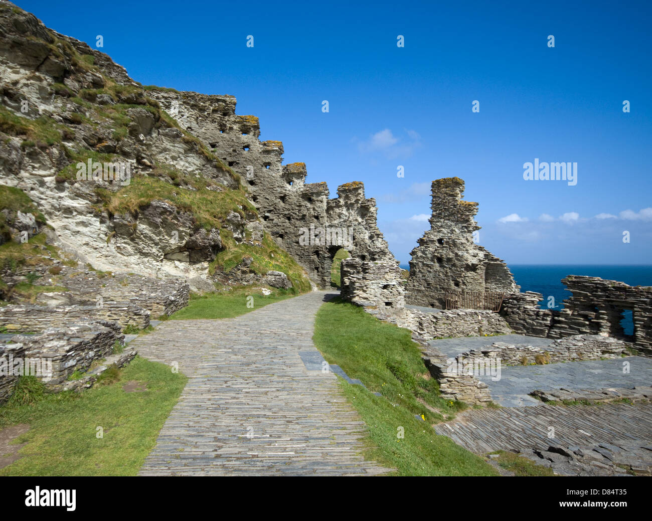 Tintagel castle hi-res stock photography and images - Alamy