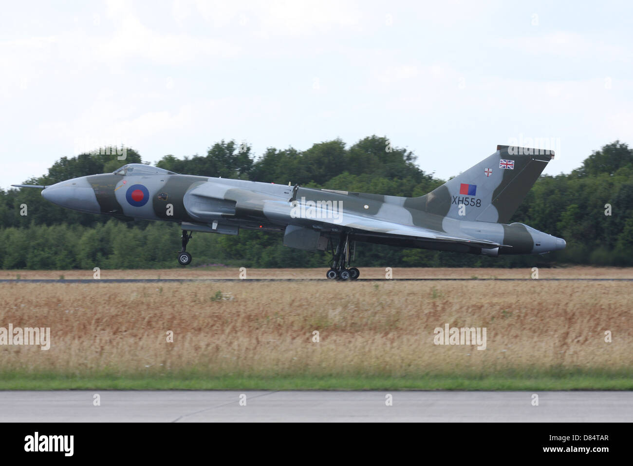 An Avro Vulcan bomber of the Royal Air Force, landing at Volkel Air ...