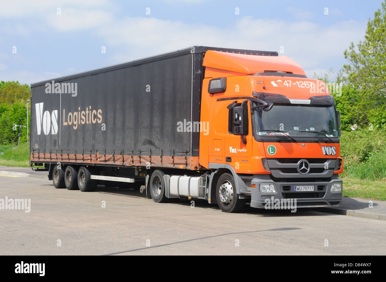 Articulated lorry hi-res stock photography and images - Alamy