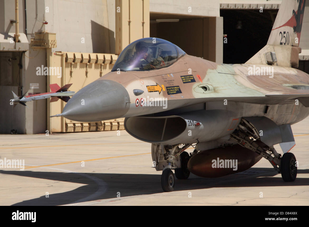 An F-16A Netz of the Israeli Air Force Stock Photo - Alamy
