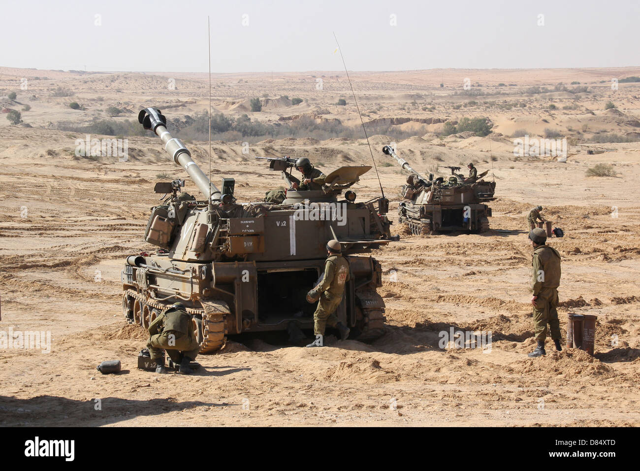 An Israel Defense Force Artillery Corps M109 Doher battery ready to ...