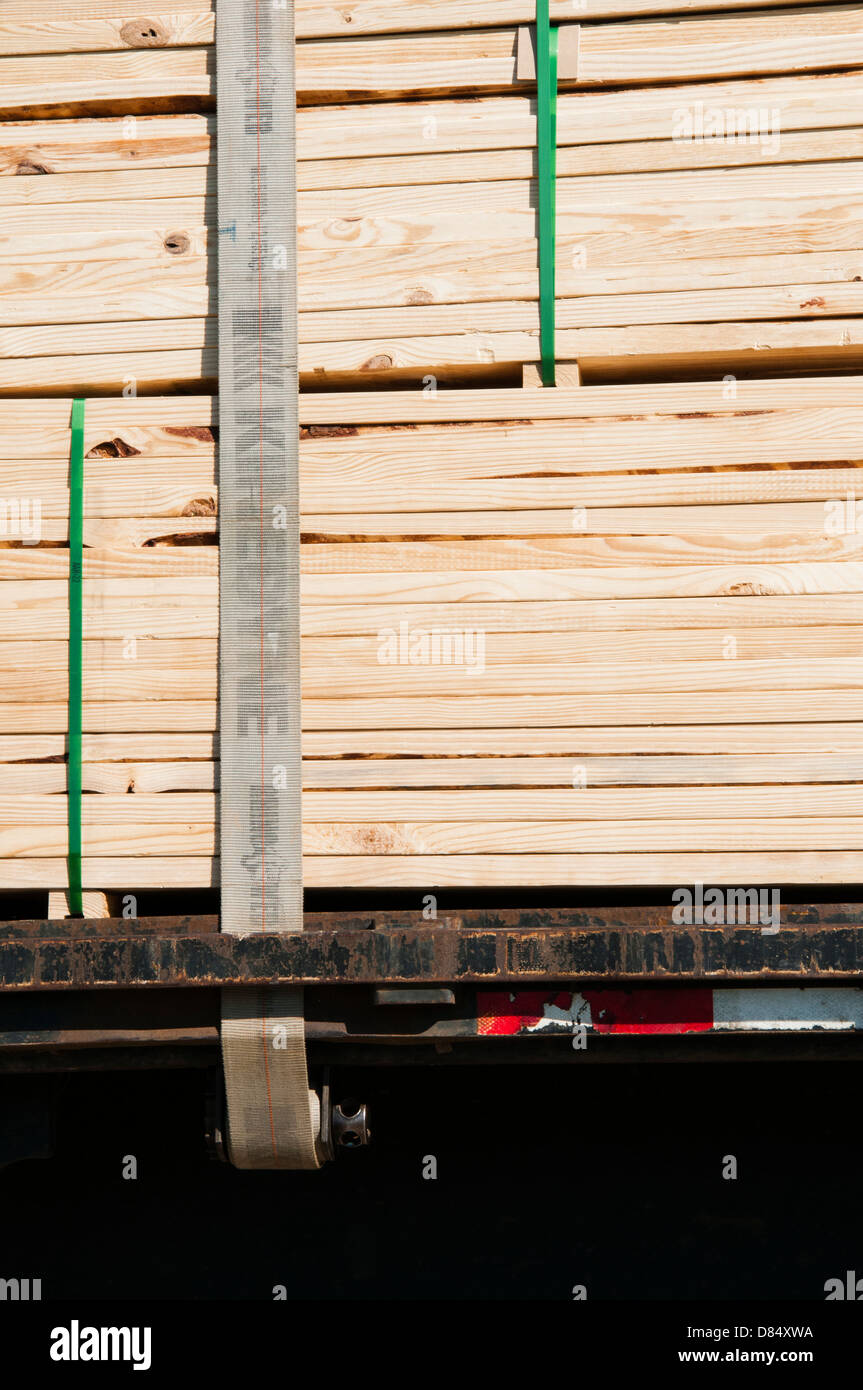 Shipping load of framing lumber on flatbed truck Stock Photo - Alamy