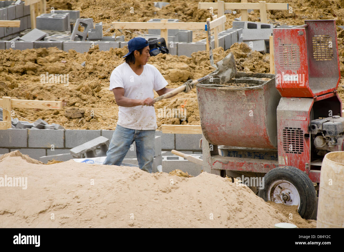 Mixing Concrete Stock Photos & Mixing Concrete Stock Images - Alamy