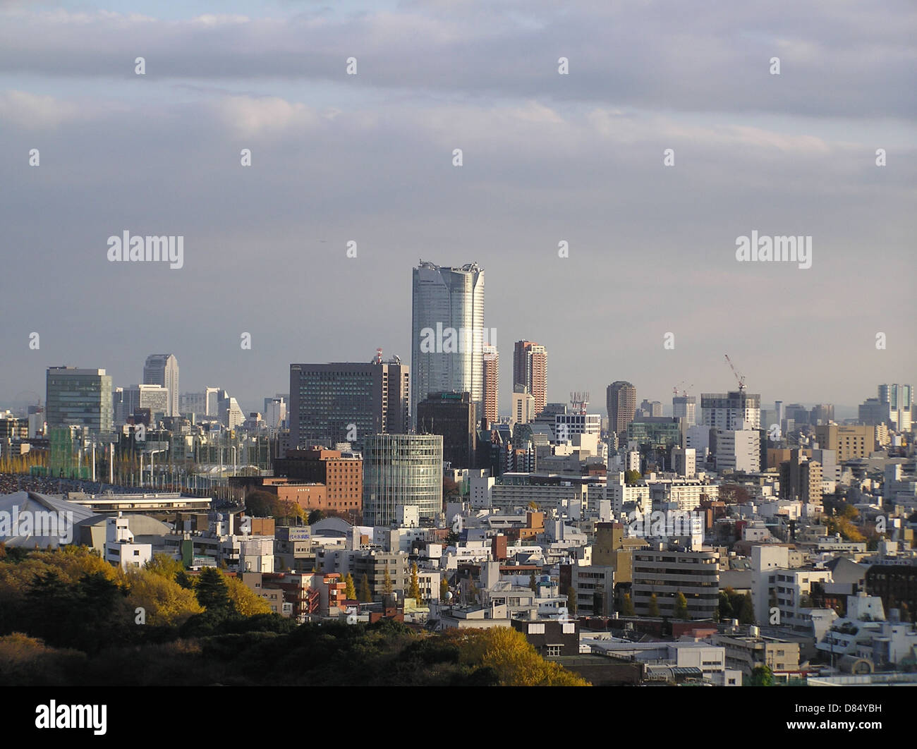 Residential complex in roppongi, tokyo hi-res stock photography and ...