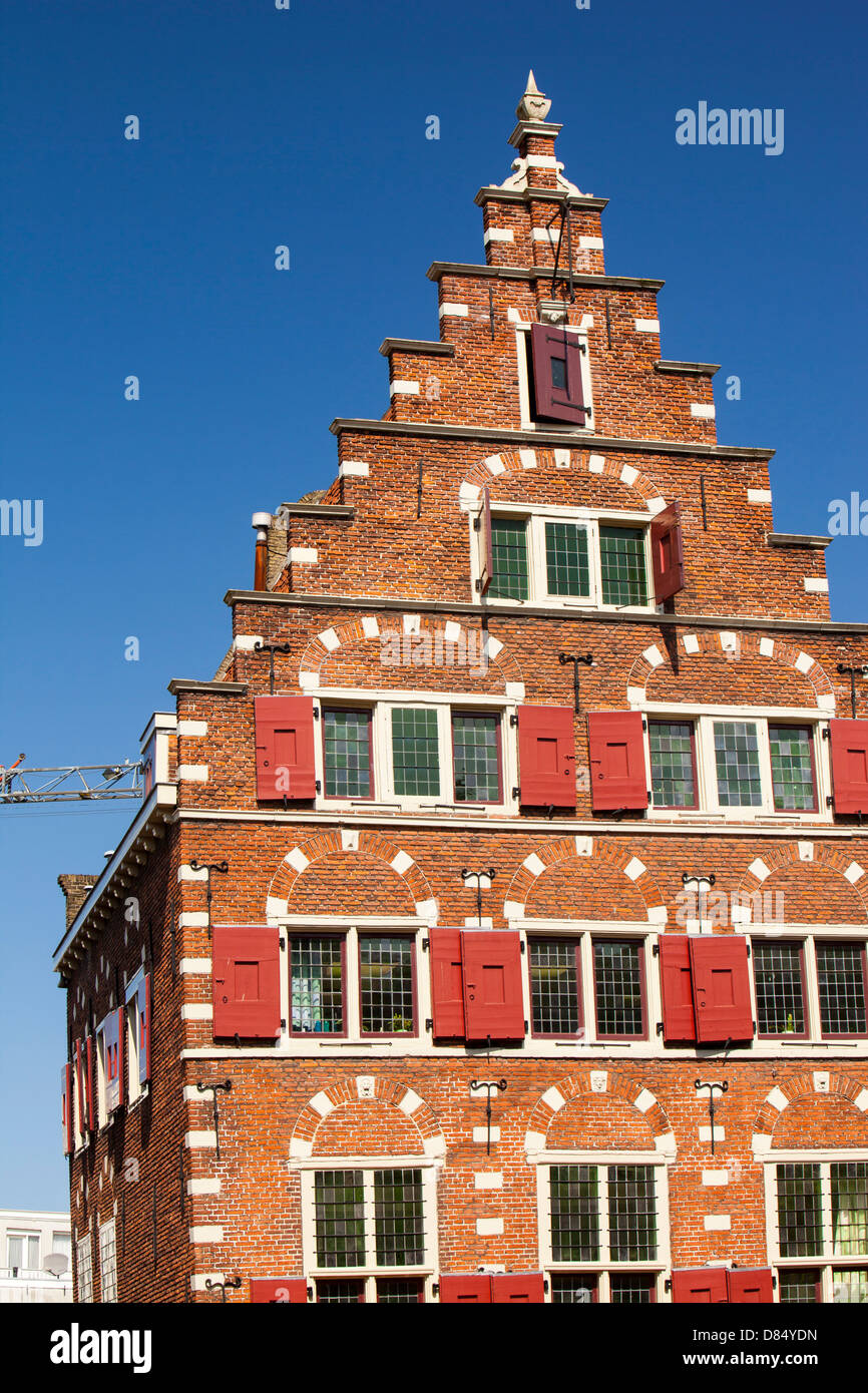 Amsterdam holland house architecture hi-res stock photography and ...