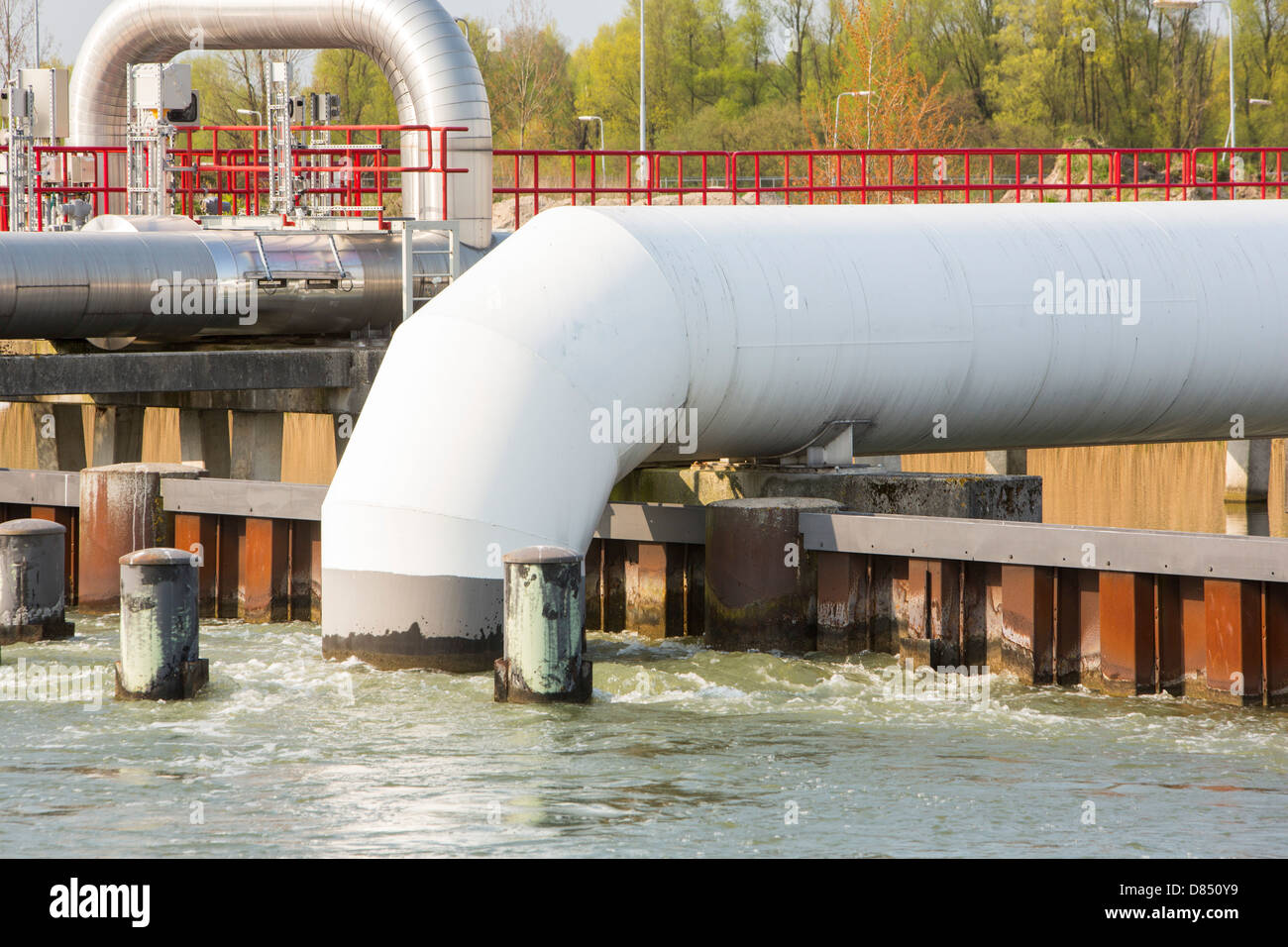 The Diemon combined heat and power plant that produces electricity and ...