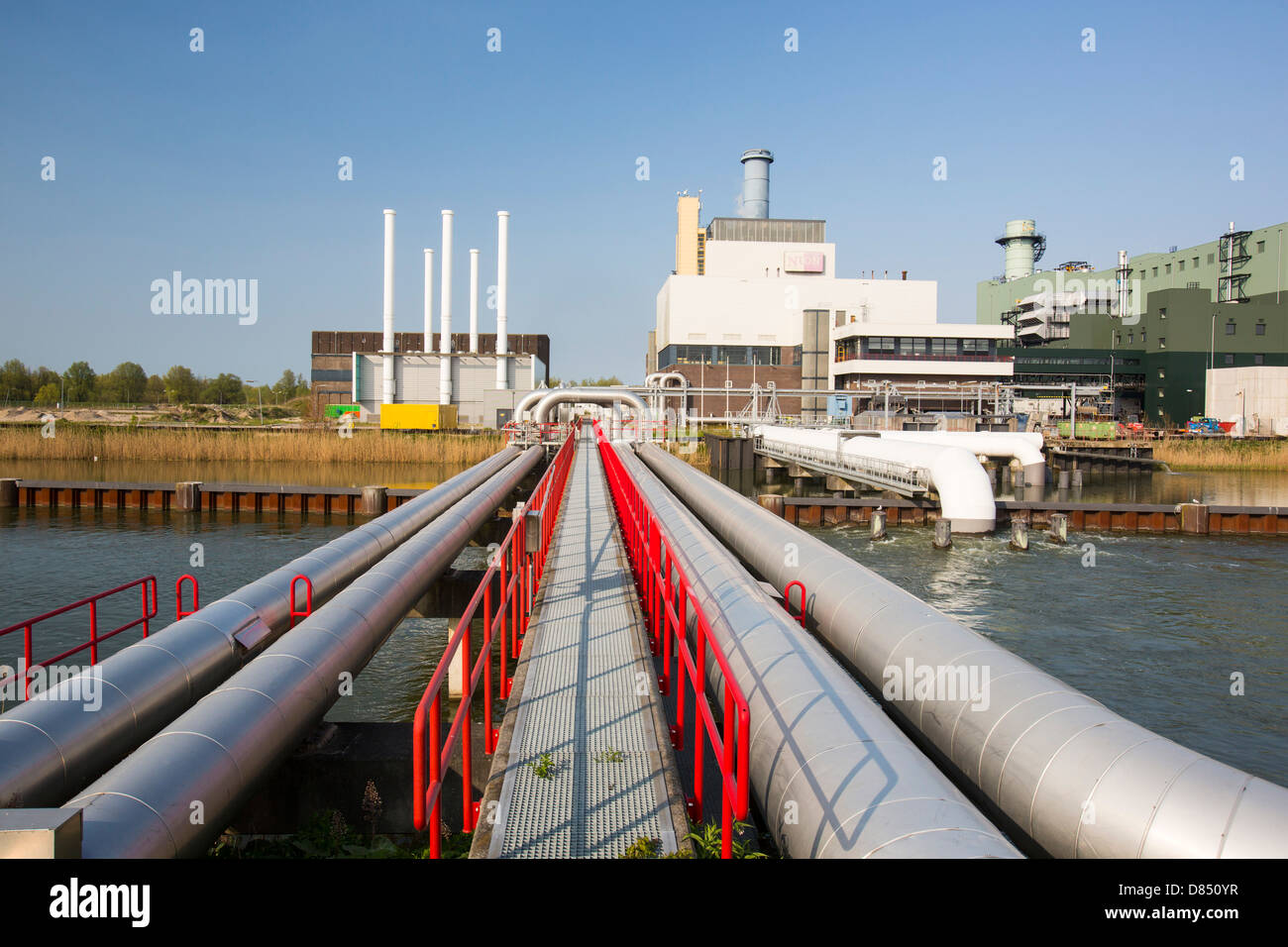 The Diemon combined heat and power plant that produces electricity and ...