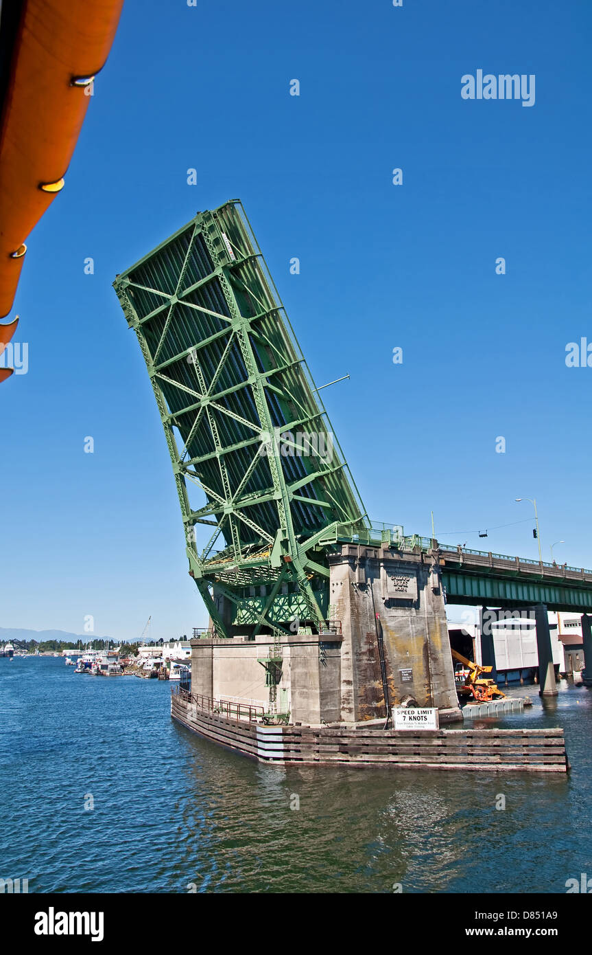 Drawbridge up hi-res stock photography and images - Alamy