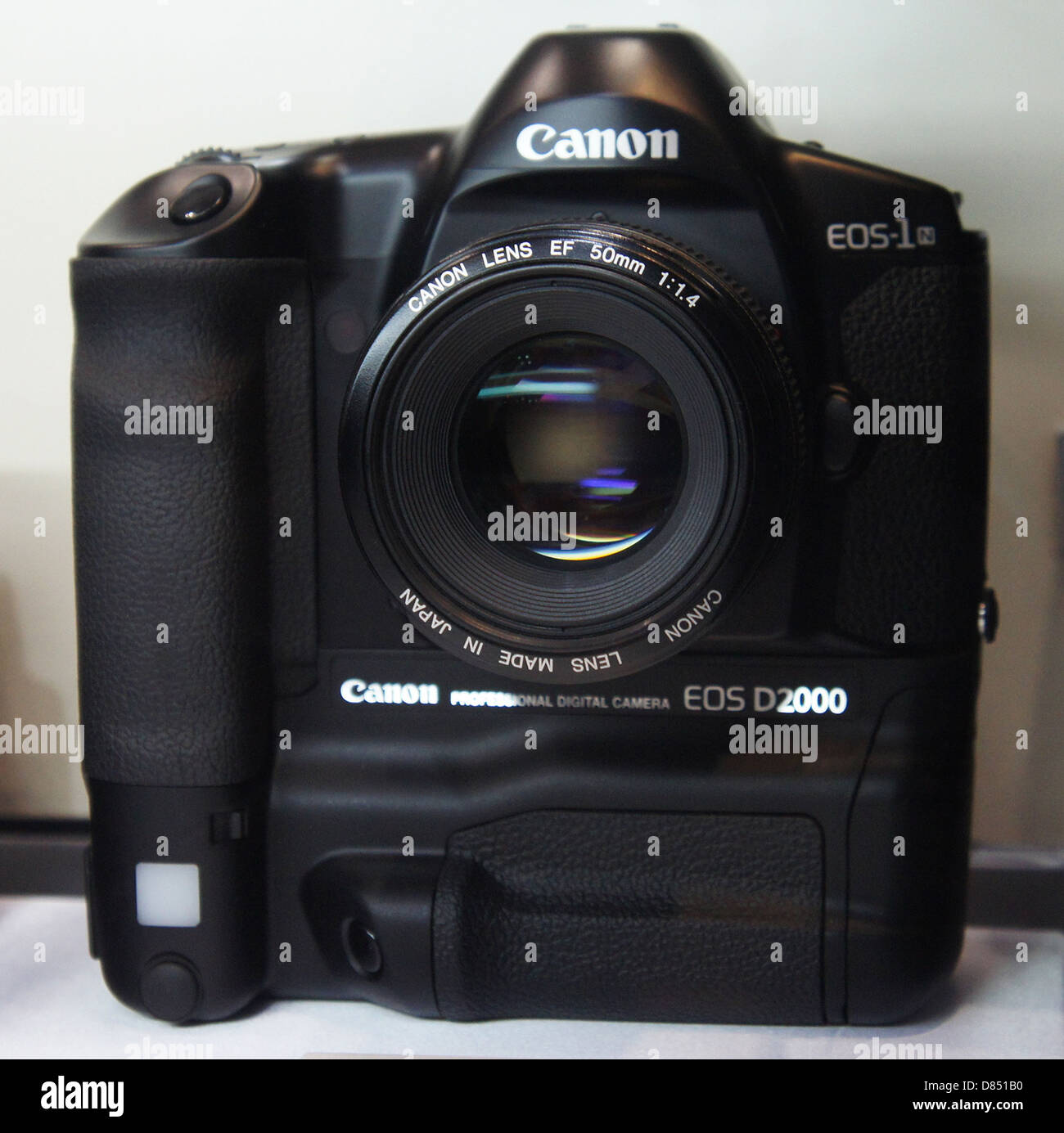 Canon d2000 hi-res stock photography and images - Alamy