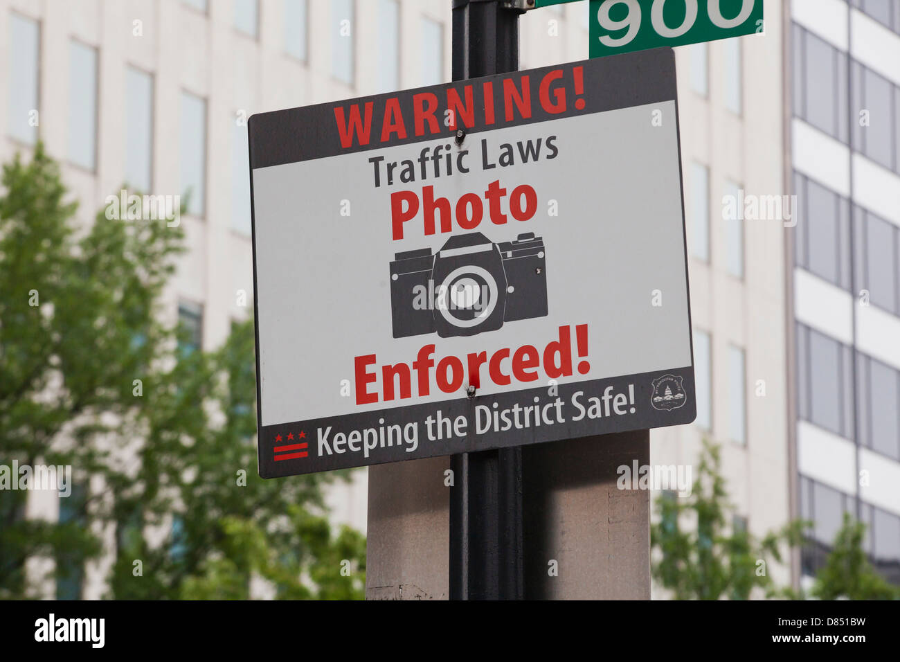 Traffic camera warning sign - Washington, DC USA Stock Photo - Alamy