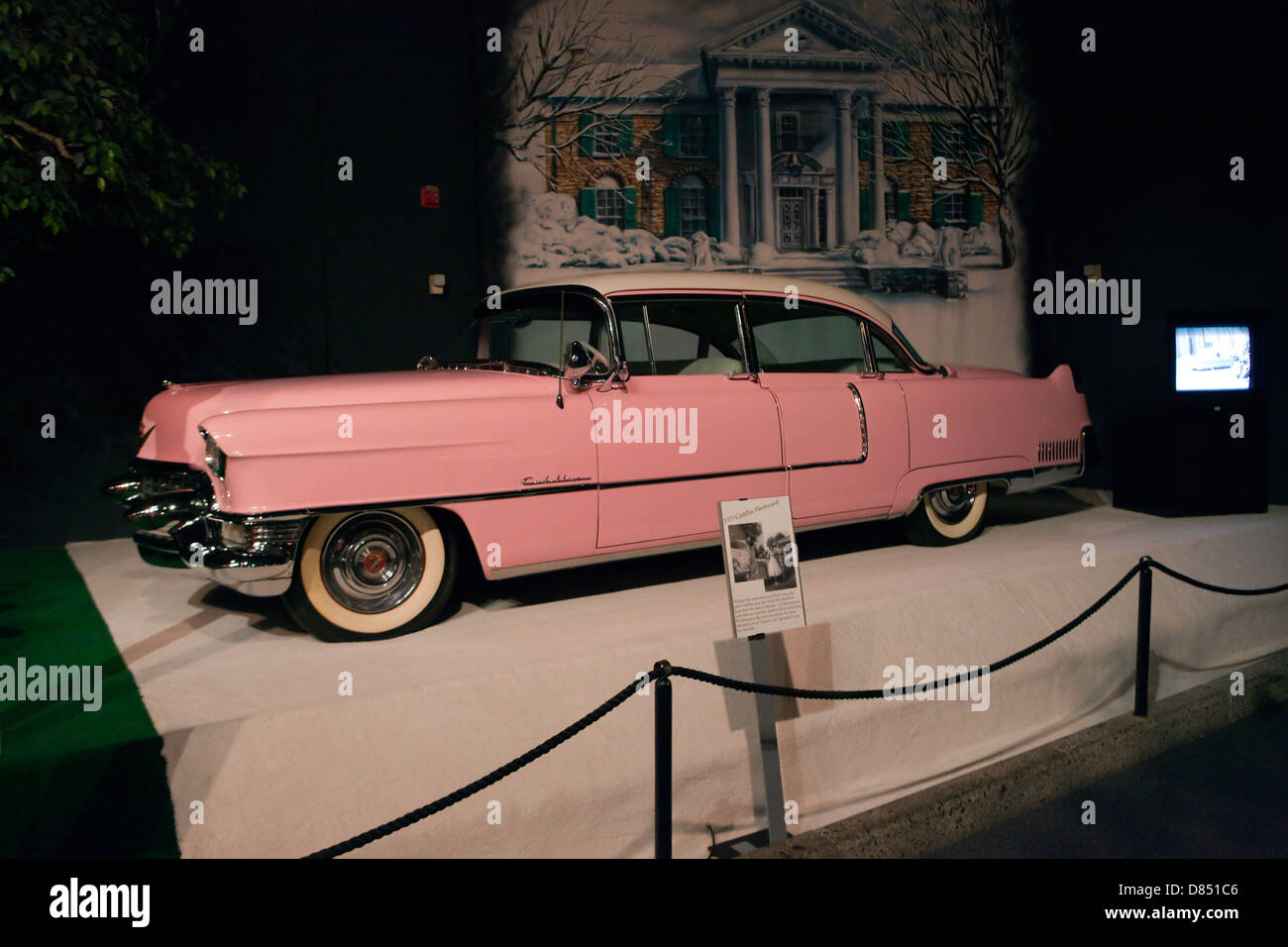 Elvis presley cadillac graceland in memphis hi-res stock photography ...