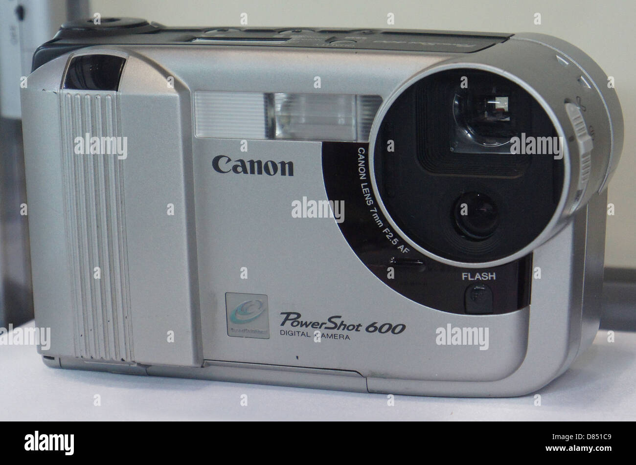 Canon 600 hi-res stock photography and images - Alamy