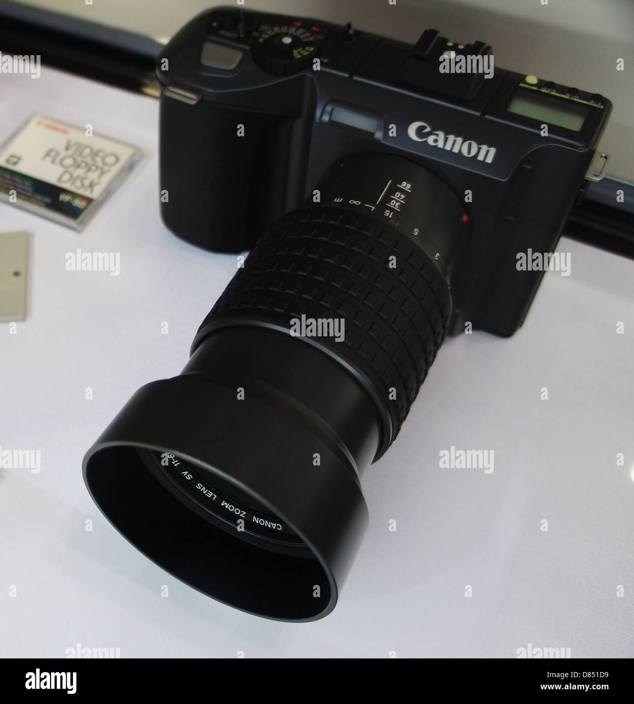 The Canon RC-701 CP 2011 is a digital camera model known for its ...