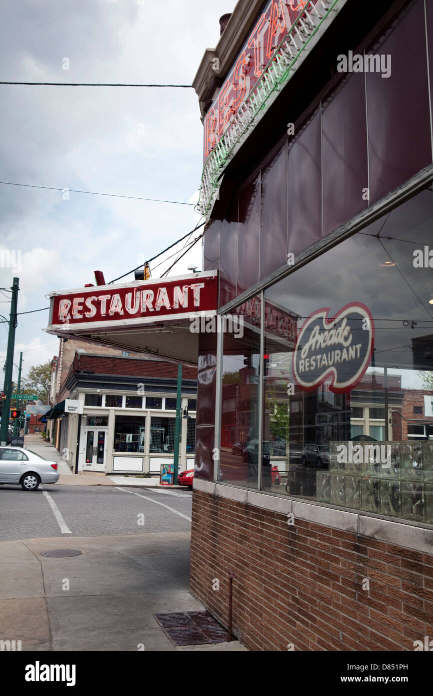 Arcade restaurant memphis hi-res stock photography and images - Alamy