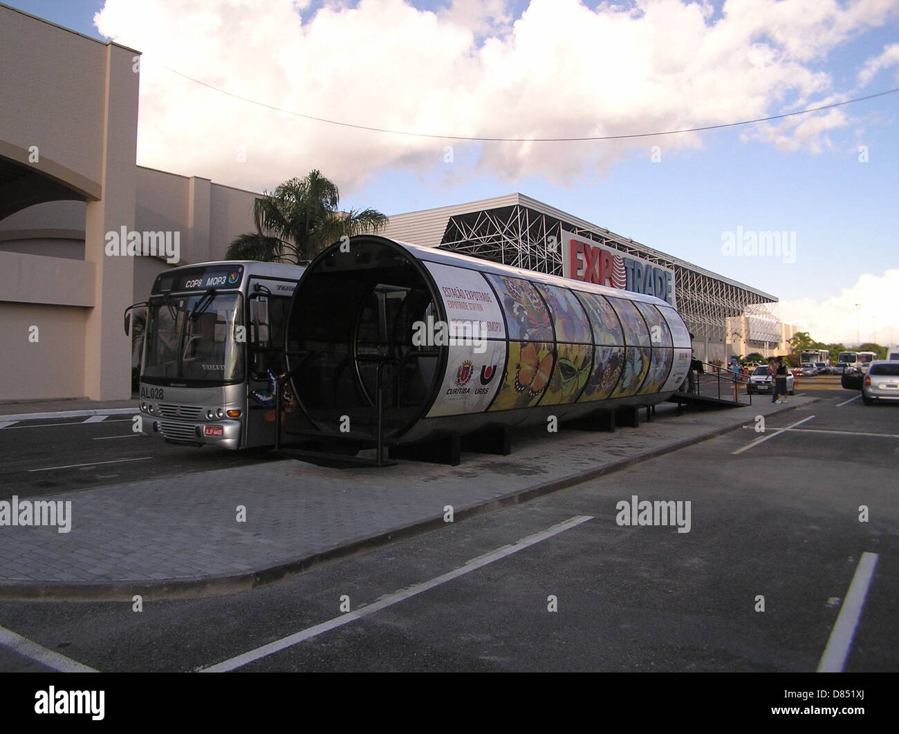 Curitiba brazil bus rapid transit hi-res stock photography and images ...