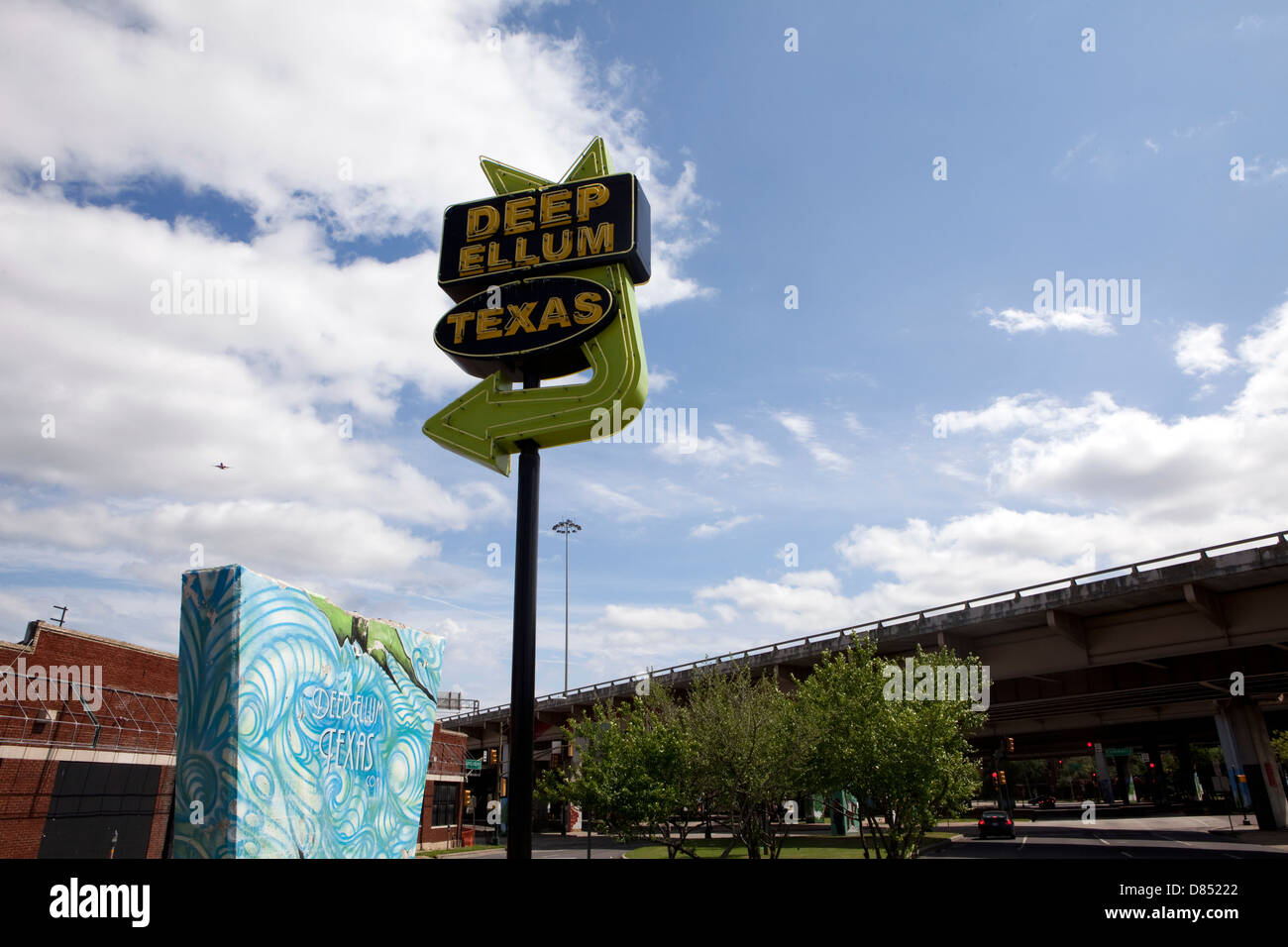 A view of a sign in Deep Ellum in Dallas, Texas Stock Photo - Alamy