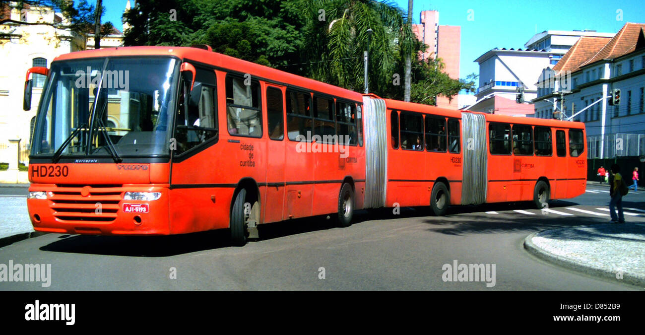 The Expresso Biarticulado is a type of articulated bus operating in ...