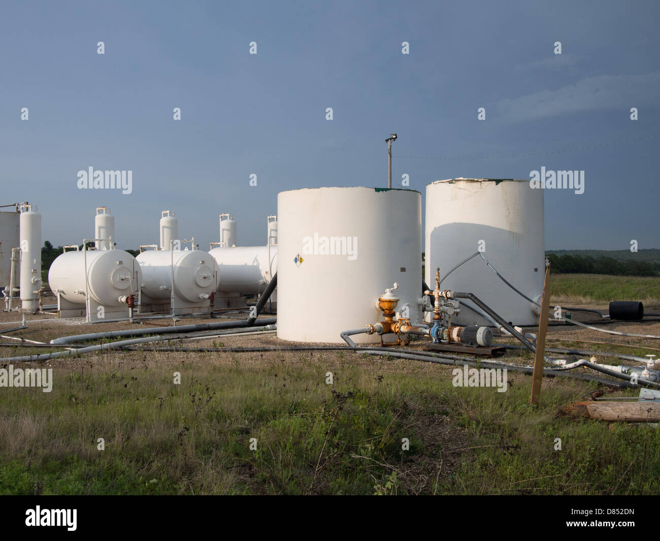 Tank batteries hi-res stock photography and images - Alamy